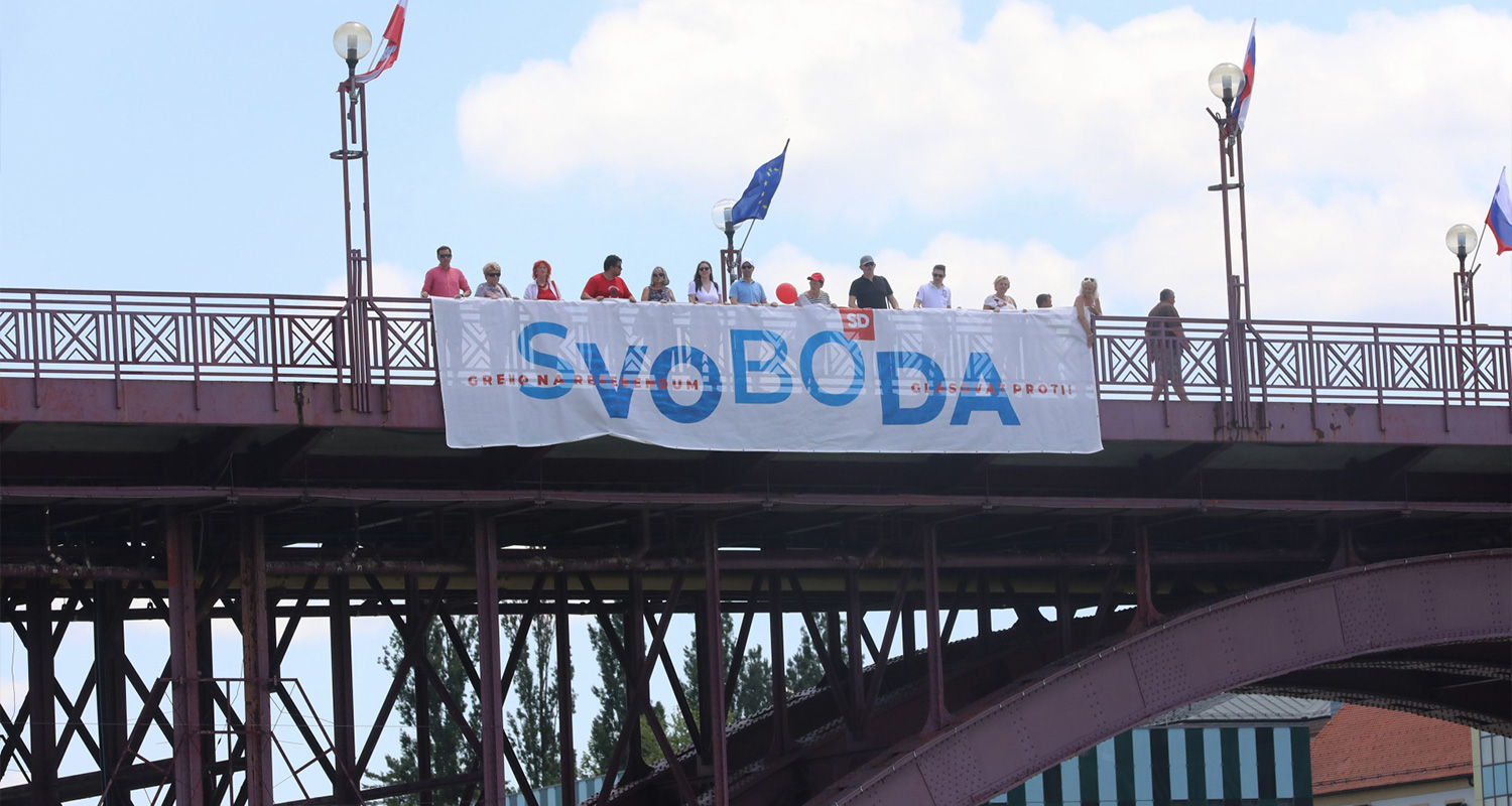 ‘sVOboDA’ zaplapolala tudi v Mariboru